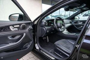Black Mercedes-Benz E 300 2020 in Kaunas, with an engine capacity of 2.00 L and mileage of 204 thousand km for 23950 €, photo 28 on AUTOMOTO.COM.LV