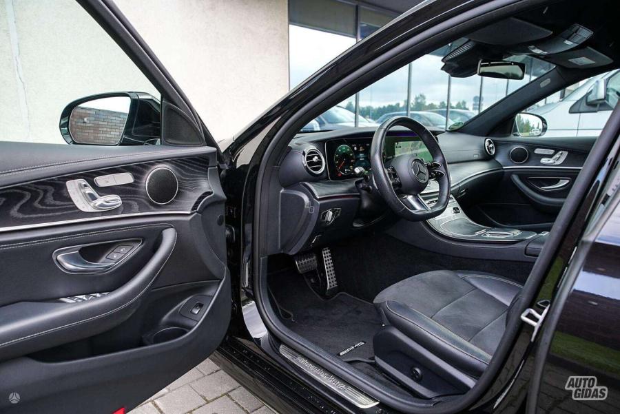 Black Mercedes-Benz E 300 2020 in Kaunas, with an engine capacity of 2.00 L and mileage of 204 thousand km for 23950 €, photo 28 on AUTOMOTO.COM.LV