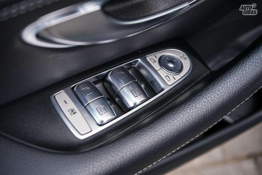 Black Mercedes-Benz E 300 2020 in Kaunas, with an engine capacity of 2.00 L and mileage of 204 thousand km for 23950 €, photo 32 on AUTOMOTO.COM.LV