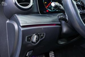 Black Mercedes-Benz E 300 2020 in Kaunas, with an engine capacity of 2.00 L and mileage of 204 thousand km for 23950 €, photo 35 on AUTOMOTO.COM.LV