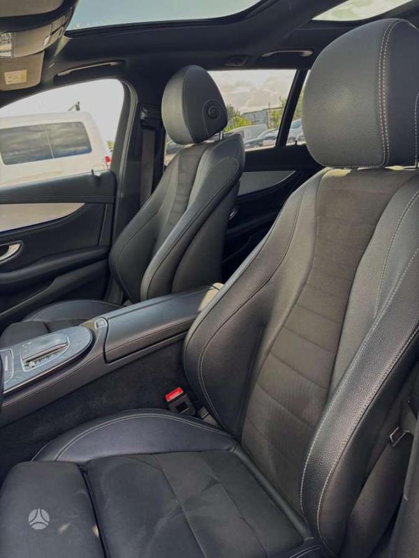 Black Mercedes-Benz E 300 2020 in Kaunas, with an engine capacity of 1.95 L and mileage of 176 thousand km for 23800 €, photo 9 on AUTOMOTO.COM.LV
