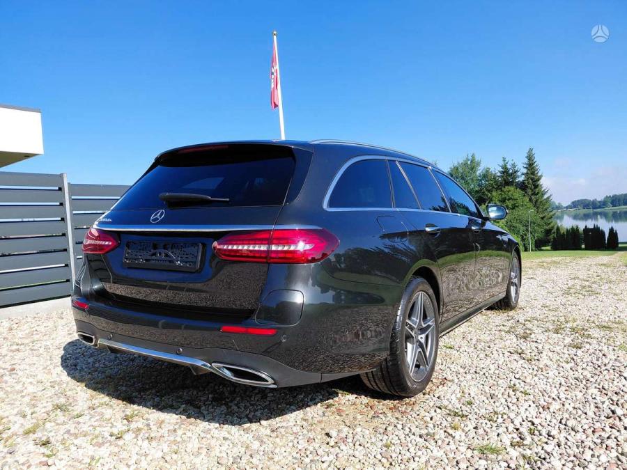 Black Mercedes-Benz E 300 2020 in Vilkaviskis, with an engine capacity of 1.95 L and mileage of 221 thousand km for 21800 €, photo 13 on AUTOMOTO.COM.LV