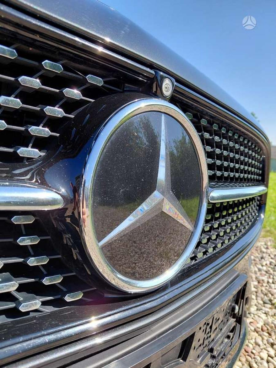 Black Mercedes-Benz E 300 2020 in Vilkaviskis, with an engine capacity of 1.95 L and mileage of 221 thousand km for 21800 €, photo 21 on AUTOMOTO.COM.LV