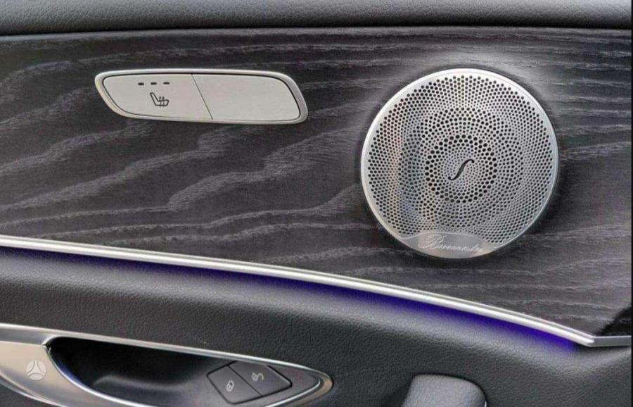 Black Mercedes-Benz E 300 2020 in Vilkaviskis, with an engine capacity of 1.95 L and mileage of 221 thousand km for 21800 €, photo 25 on AUTOMOTO.COM.LV