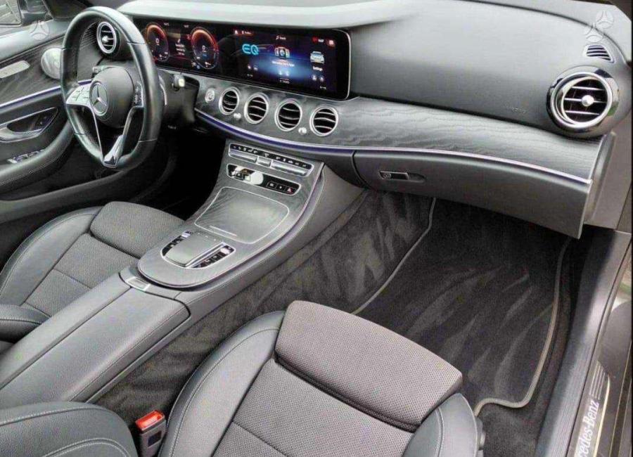 Black Mercedes-Benz E 300 2020 in Vilkaviskis, with an engine capacity of 1.95 L and mileage of 221 thousand km for 21800 €, photo 36 on AUTOMOTO.COM.LV