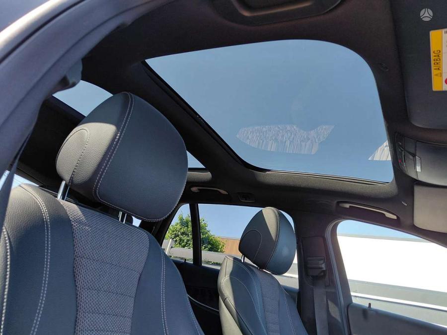 Black Mercedes-Benz E 300 2020 in Vilkaviskis, with an engine capacity of 1.95 L and mileage of 221 thousand km for 21800 €, photo 37 on AUTOMOTO.COM.LV