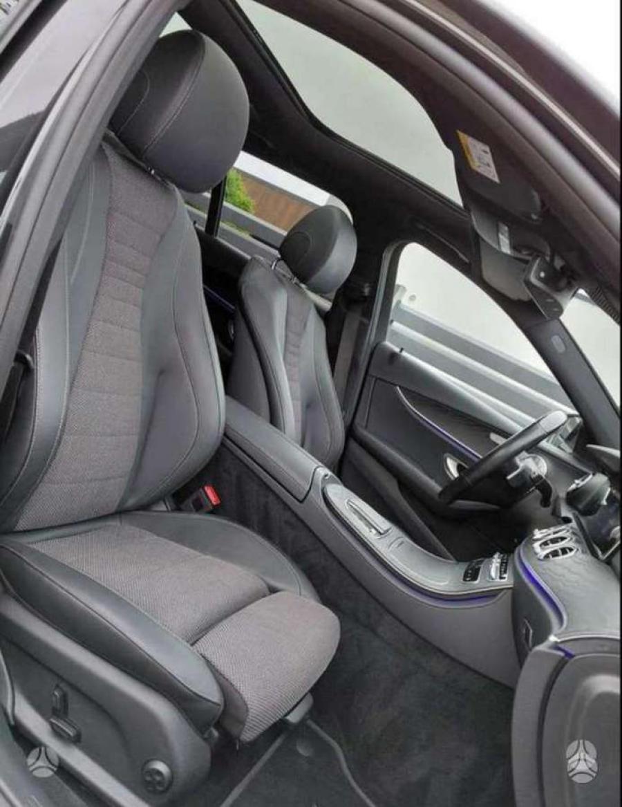 Black Mercedes-Benz E 300 2020 in Vilkaviskis, with an engine capacity of 1.95 L and mileage of 221 thousand km for 21800 €, photo 38 on AUTOMOTO.COM.LV