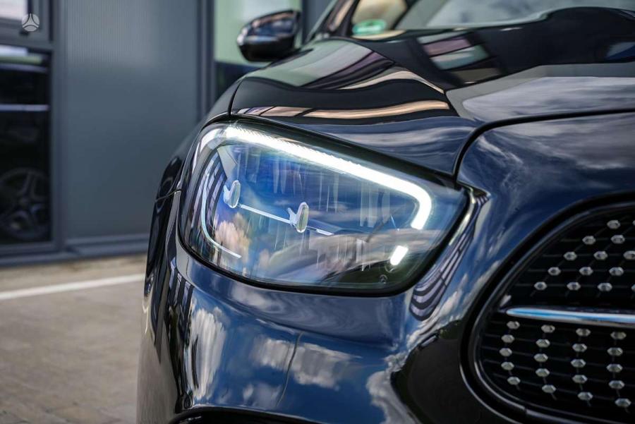 Черный Мерседес Е 300 2020 в Каунас, объемом двигателя 1.95 л и пробегом 204 тыс. км за 23450 €, фото 8 на AUTOMOTO.COM.LV