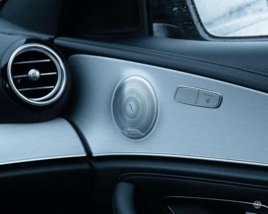 Melns Mercedes-Benz E 300 2020 Kauņa, ar dzinēja tilpumu 1.95 L un nobraukumu 176 tūkst. km par 23800 €, foto 20 vietnē AUTOMOTO.COM.LV