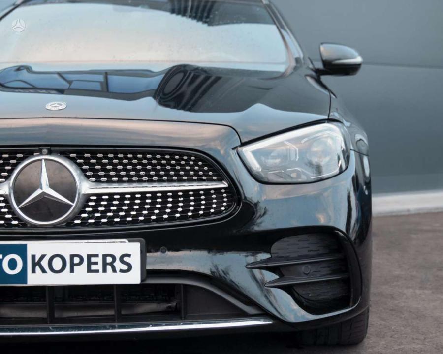 Melns Mercedes-Benz E 300 2020 Kauņa, ar dzinēja tilpumu 1.95 L un nobraukumu 176 tūkst. km par 23800 €, foto 3 vietnē AUTOMOTO.COM.LV