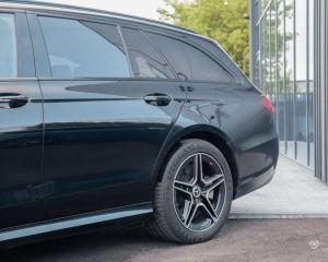 Melns Mercedes-Benz E 300 2020 Kauņa, ar dzinēja tilpumu 1.95 L un nobraukumu 176 tūkst. km par 23800 €, foto 6 vietnē AUTOMOTO.COM.LV