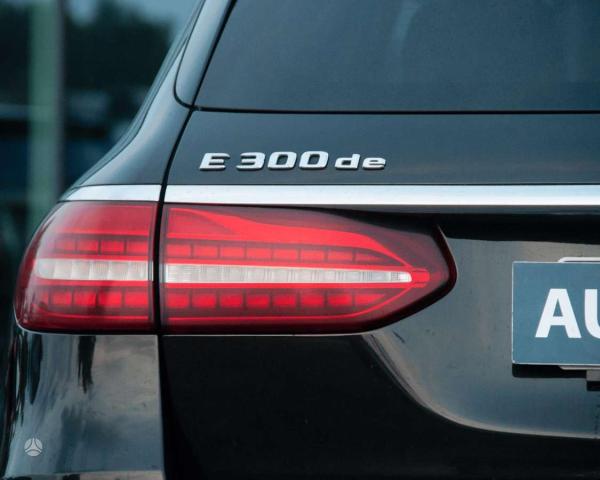 Melns Mercedes-Benz E 300 2020 Kauņa, ar dzinēja tilpumu 1.95 L un nobraukumu 176 tūkst. km par 23800 €, foto 9 vietnē AUTOMOTO.COM.LV