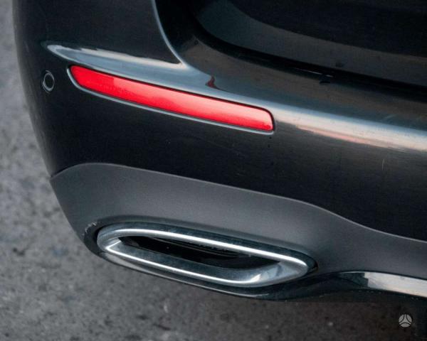 Melns Mercedes-Benz E 300 2020 Kauņa, ar dzinēja tilpumu 1.95 L un nobraukumu 176 tūkst. km par 23800 €, foto 10 vietnē AUTOMOTO.COM.LV