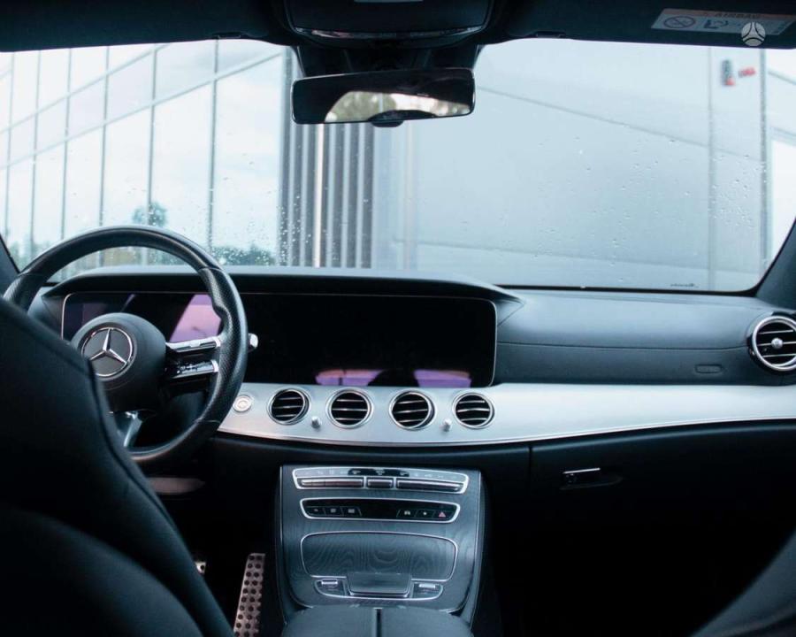 Melns Mercedes-Benz E 300 2020 Kauņa, ar dzinēja tilpumu 1.95 L un nobraukumu 176 tūkst. km par 23800 €, foto 13 vietnē AUTOMOTO.COM.LV