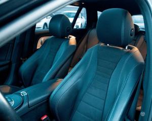 Melns Mercedes-Benz E 300 2020 Kauņa, ar dzinēja tilpumu 1.95 L un nobraukumu 176 tūkst. km par 23800 €, foto 27 vietnē AUTOMOTO.COM.LV