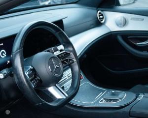 Melns Mercedes-Benz E 300 2020 Kauņa, ar dzinēja tilpumu 1.95 L un nobraukumu 176 tūkst. km par 23800 €, foto 35 vietnē AUTOMOTO.COM.LV
