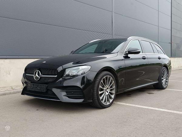 Melns Mercedes-Benz E 300 2020 Telšiai, ar dzinēja tilpumu 1.95 L un nobraukumu 260 tūkst. km par 19500 €, foto 1 vietnē AUTOMOTO.COM.LV