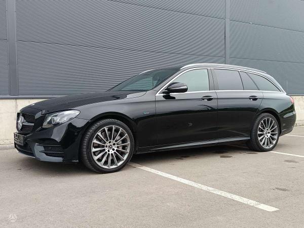 Melns Mercedes-Benz E 300 2020 Telšiai, ar dzinēja tilpumu 1.95 L un nobraukumu 260 tūkst. km par 19500 €, foto 4 vietnē AUTOMOTO.COM.LV