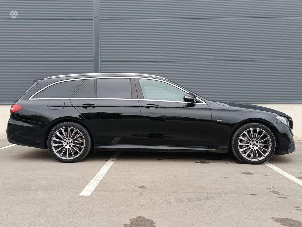 Melns Mercedes-Benz E 300 2020 Telšiai, ar dzinēja tilpumu 1.95 L un nobraukumu 260 tūkst. km par 19500 €, foto 7 vietnē AUTOMOTO.COM.LV