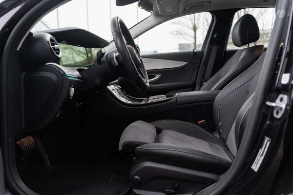 Melns Mercedes-Benz E 300 2021 Viļņa, ar dzinēja tilpumu 1.99 L un nobraukumu 56 tūkst. km par 29990 €, foto 11 vietnē AUTOMOTO.COM.LV
