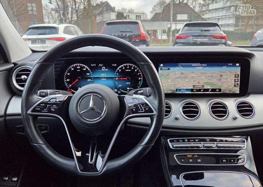 Melns Mercedes-Benz E 300 2021 Kauņa, ar dzinēja tilpumu 2.00 L un nobraukumu 80 tūkst. km par 32958 €, foto 4 vietnē AUTOMOTO.COM.LV