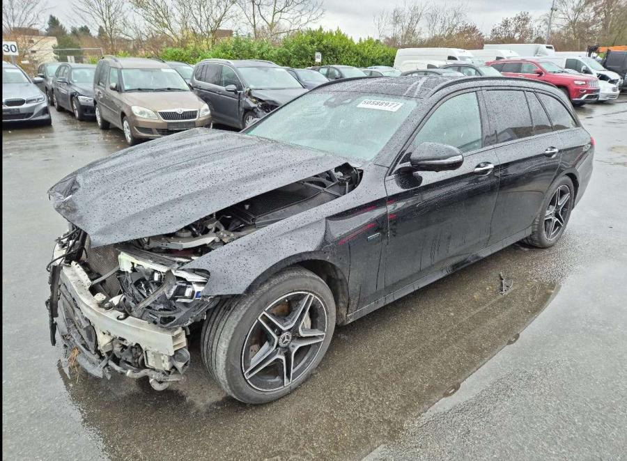 Black Mercedes-Benz E 300 2021 in Klaipeda, with an engine capacity of 1.95 L and mileage of 114 thousand km for 6100 €, photo 2 on AUTOMOTO.COM.LV