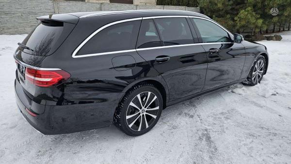 Melns Mercedes-Benz E 300 2021 Marijampole, ar dzinēja tilpumu 1.95 L un nobraukumu 83 tūkst. km par 29999 €, foto 4 vietnē AUTOMOTO.COM.LV