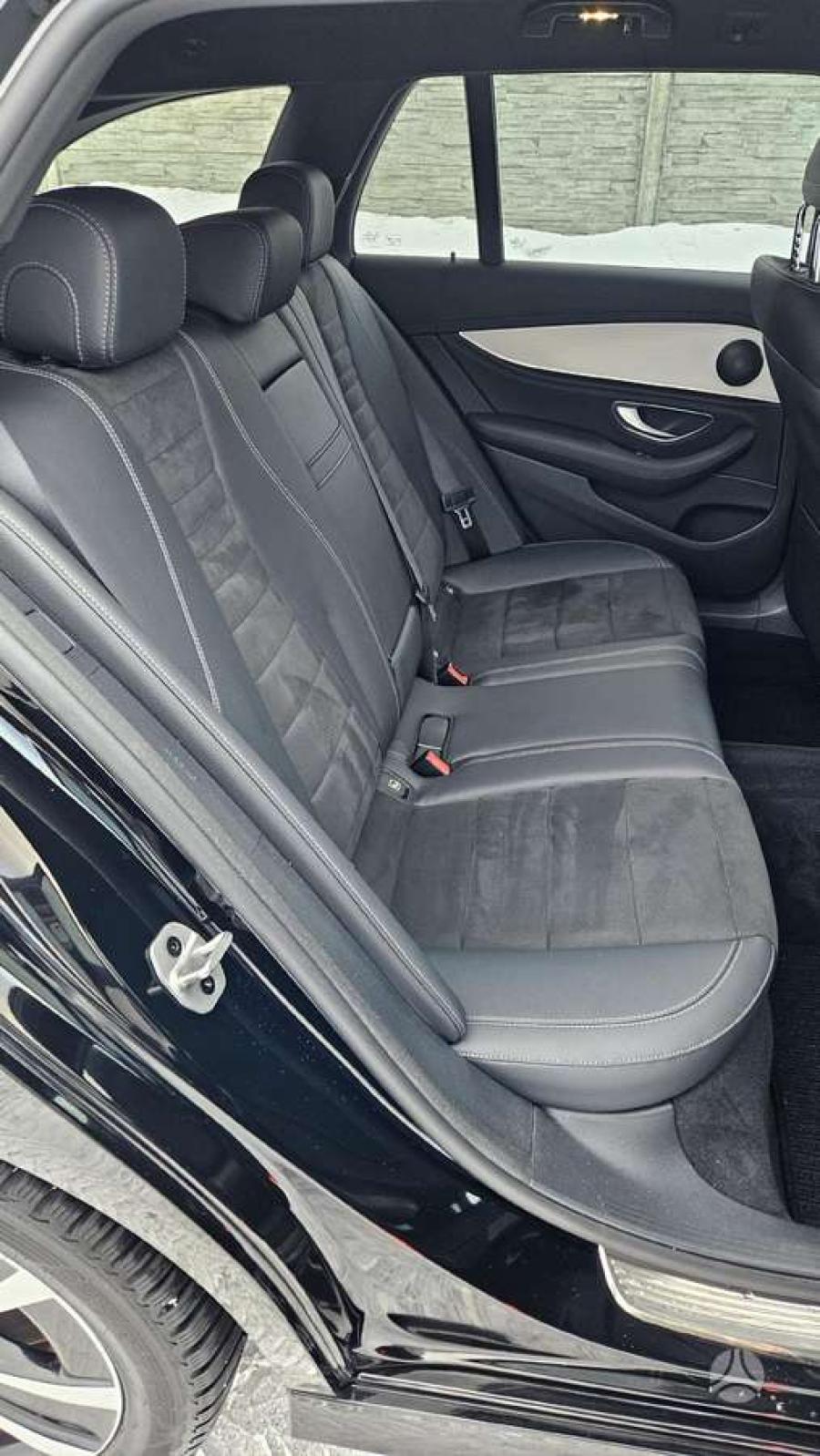 Черный Мерседес Е 300 2021 в Мариямполе, объемом двигателя 1.95 л и пробегом 83 тыс. км за 29999 €, фото 16 на AUTOMOTO.COM.LV