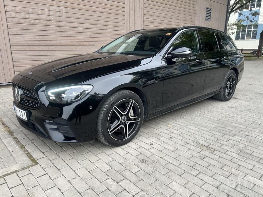 Черный Мерседес Е 300 2021 в Елгава, объемом двигателя 2.00 л и пробегом 0 тыс. км за 26900 €, фото 1 на AUTOMOTO.COM.LV