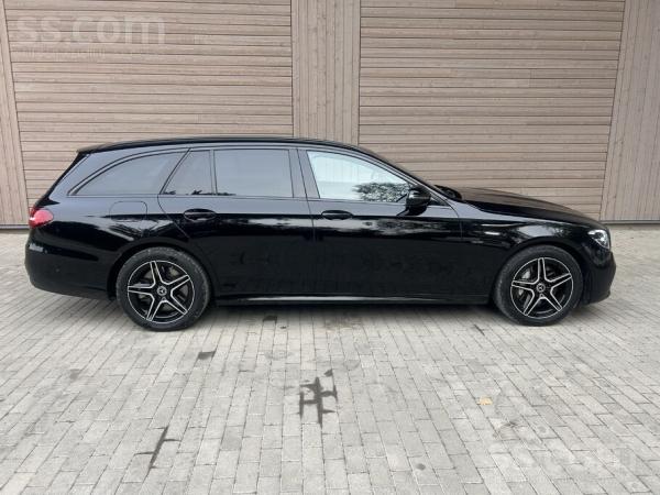 Black Mercedes-Benz E 300 2021 in Jelgava, with an engine capacity of 2.00 L and mileage of 0 thousand km for 26900 €, photo 7 on AUTOMOTO.COM.LV