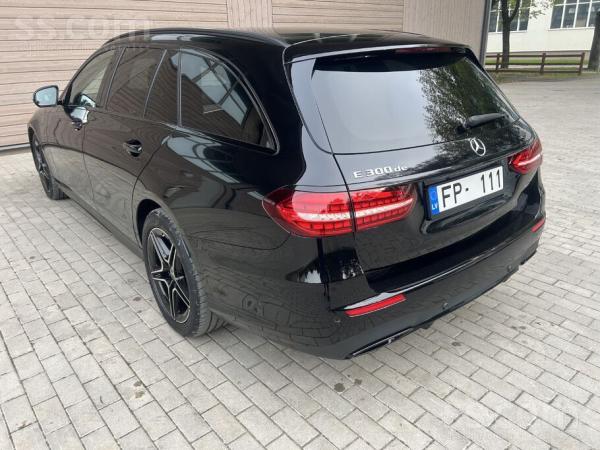 Black Mercedes-Benz E 300 2021 in Jelgava, with an engine capacity of 2.00 L and mileage of 0 thousand km for 26900 €, photo 10 on AUTOMOTO.COM.LV