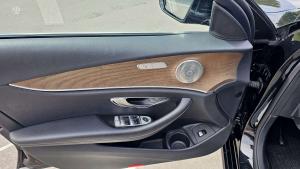 Black Mercedes-Benz E 300 2021 in Radviliskis, with an engine capacity of 1.95 L and mileage of 179 thousand km for 23900 €, photo 7 on AUTOMOTO.COM.LV