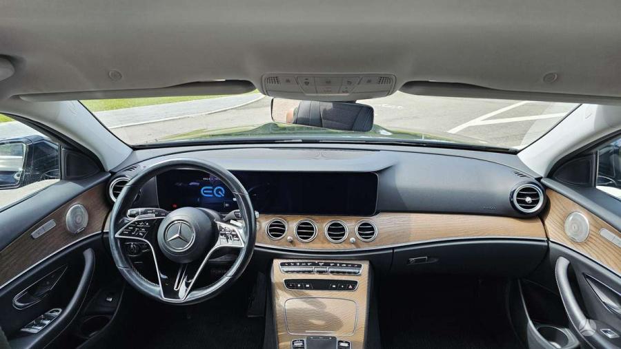 Black Mercedes-Benz E 300 2021 in Radviliskis, with an engine capacity of 1.95 L and mileage of 179 thousand km for 23900 €, photo 8 on AUTOMOTO.COM.LV