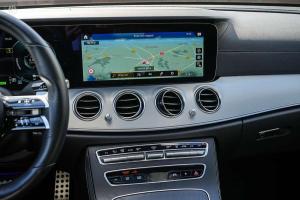 Melns Mercedes-Benz E 300 2021 Kauņa, ar dzinēja tilpumu 1.95 L un nobraukumu 114 tūkst. km par 28950 €, foto 19 vietnē AUTOMOTO.COM.LV
