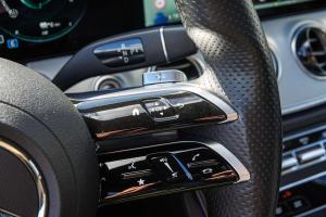 Melns Mercedes-Benz E 300 2021 Kauņa, ar dzinēja tilpumu 1.95 L un nobraukumu 114 tūkst. km par 28950 €, foto 24 vietnē AUTOMOTO.COM.LV