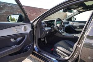 Melns Mercedes-Benz E 300 2021 Kauņa, ar dzinēja tilpumu 1.95 L un nobraukumu 114 tūkst. km par 28950 €, foto 26 vietnē AUTOMOTO.COM.LV