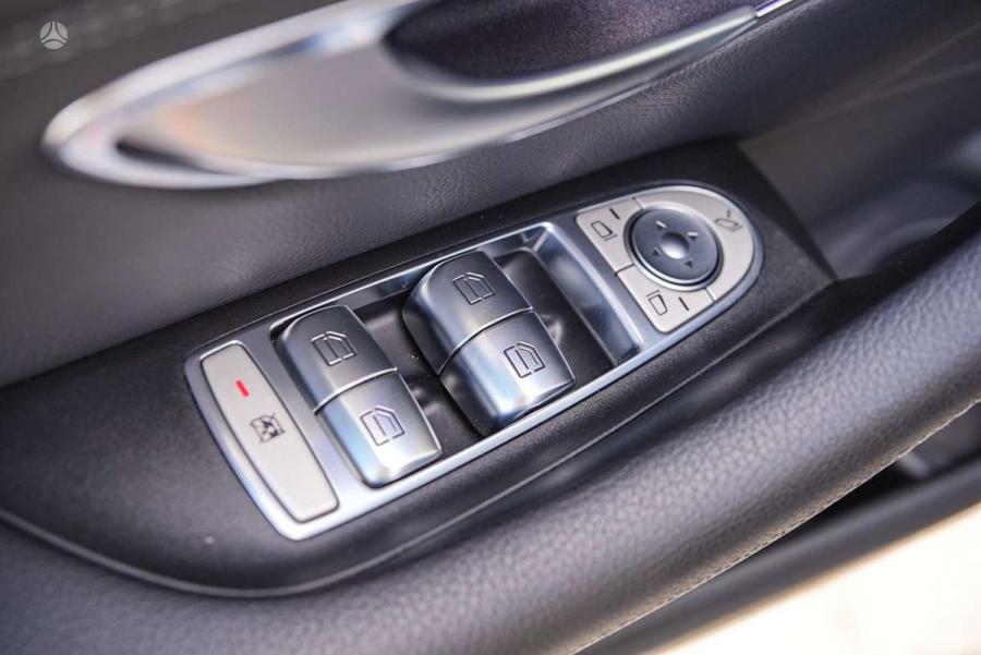 Melns Mercedes-Benz E 300 2021 Kauņa, ar dzinēja tilpumu 1.95 L un nobraukumu 114 tūkst. km par 28950 €, foto 32 vietnē AUTOMOTO.COM.LV