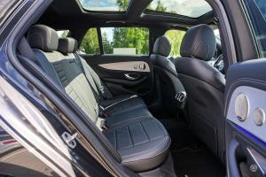 Melns Mercedes-Benz E 300 2021 Kauņa, ar dzinēja tilpumu 1.95 L un nobraukumu 114 tūkst. km par 28950 €, foto 39 vietnē AUTOMOTO.COM.LV