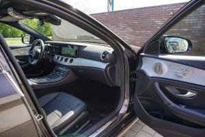 Melns Mercedes-Benz E 300 2021 Kauņa, ar dzinēja tilpumu 1.95 L un nobraukumu 114 tūkst. km par 28950 €, foto 40 vietnē AUTOMOTO.COM.LV