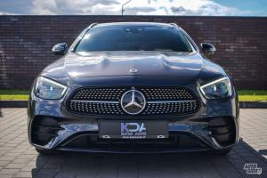 Melns Mercedes-Benz E 300 2021 Kauņa, ar dzinēja tilpumu 2.00 L un nobraukumu 114 tūkst. km par 28250 €, foto 3 vietnē AUTOMOTO.COM.LV