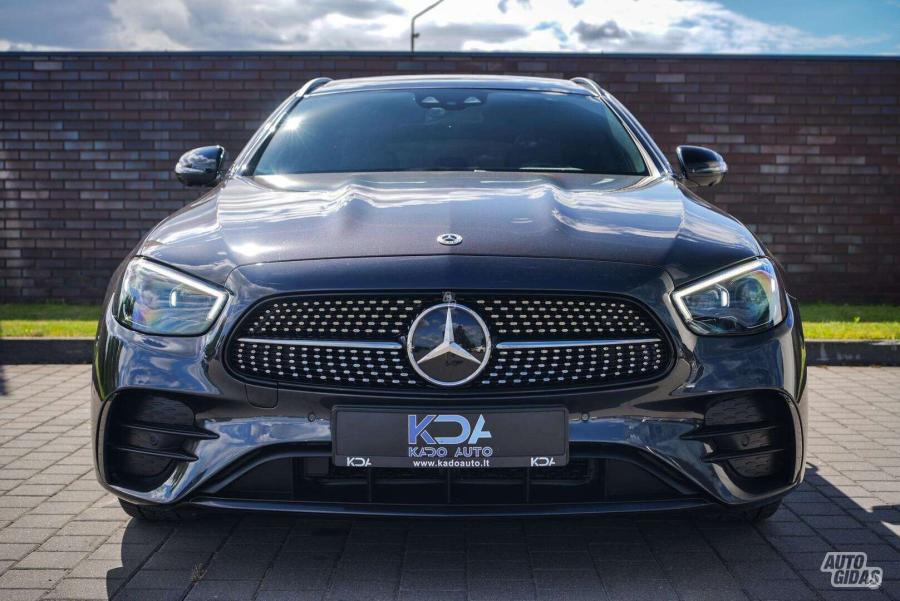 Melns Mercedes-Benz E 300 2021 Kauņa, ar dzinēja tilpumu 2.00 L un nobraukumu 114 tūkst. km par 28250 €, foto 3 vietnē AUTOMOTO.COM.LV