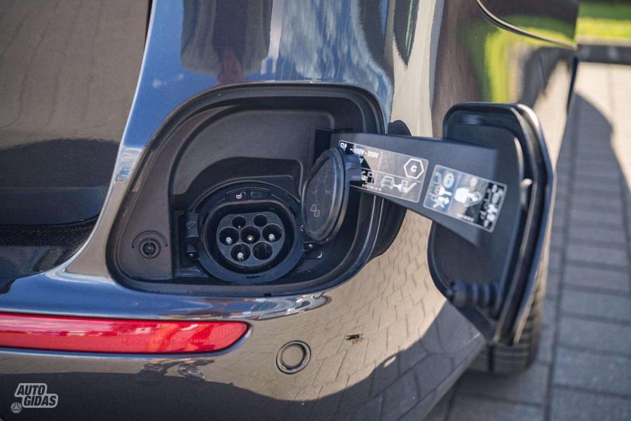 Melns Mercedes-Benz E 300 2021 Kauņa, ar dzinēja tilpumu 2.00 L un nobraukumu 114 tūkst. km par 28250 €, foto 15 vietnē AUTOMOTO.COM.LV