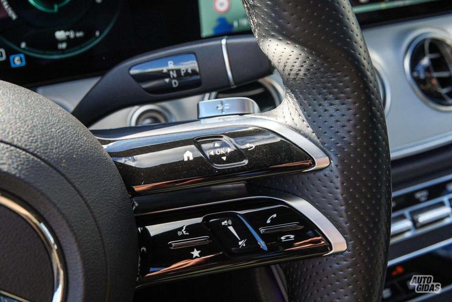 Melns Mercedes-Benz E 300 2021 Kauņa, ar dzinēja tilpumu 2.00 L un nobraukumu 114 tūkst. km par 28250 €, foto 24 vietnē AUTOMOTO.COM.LV