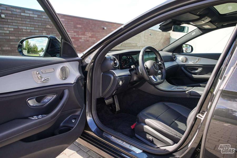 Melns Mercedes-Benz E 300 2021 Kauņa, ar dzinēja tilpumu 2.00 L un nobraukumu 114 tūkst. km par 28250 €, foto 26 vietnē AUTOMOTO.COM.LV