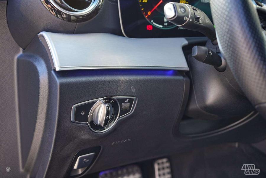 Melns Mercedes-Benz E 300 2021 Kauņa, ar dzinēja tilpumu 2.00 L un nobraukumu 114 tūkst. km par 28250 €, foto 31 vietnē AUTOMOTO.COM.LV