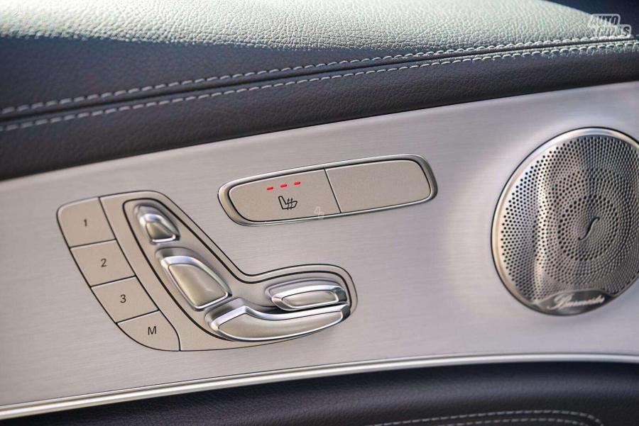 Melns Mercedes-Benz E 300 2021 Kauņa, ar dzinēja tilpumu 2.00 L un nobraukumu 114 tūkst. km par 28250 €, foto 33 vietnē AUTOMOTO.COM.LV
