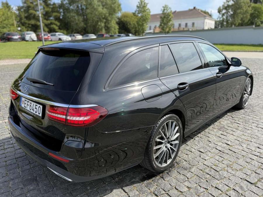 Melns Mercedes-Benz E 300 2021 Klaipėda, ar dzinēja tilpumu 1.95 L un nobraukumu 231 tūkst. km par 19500 €, foto 6 vietnē AUTOMOTO.COM.LV