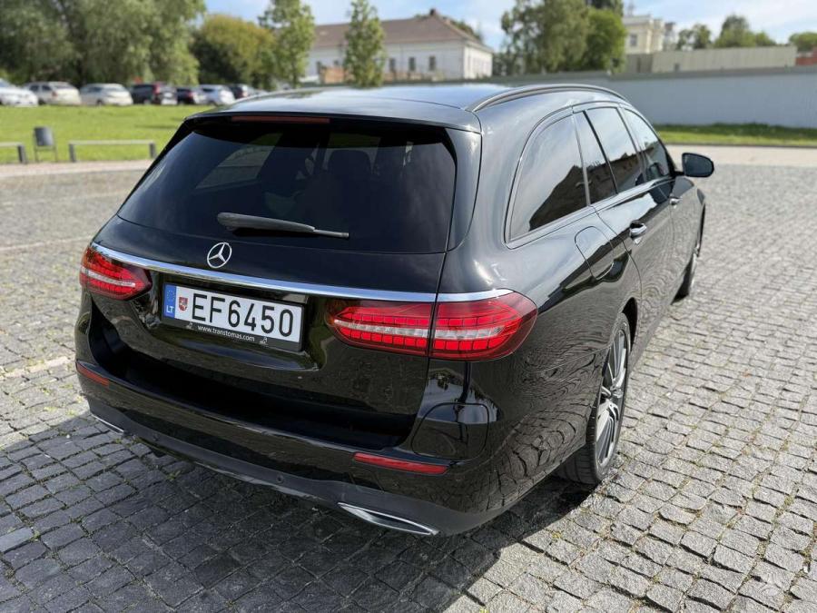 Melns Mercedes-Benz E 300 2021 Klaipėda, ar dzinēja tilpumu 1.95 L un nobraukumu 231 tūkst. km par 19500 €, foto 7 vietnē AUTOMOTO.COM.LV