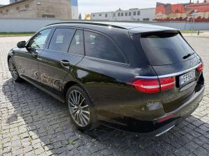 Melns Mercedes-Benz E 300 2021 Klaipėda, ar dzinēja tilpumu 1.95 L un nobraukumu 231 tūkst. km par 19500 €, foto 8 vietnē AUTOMOTO.COM.LV