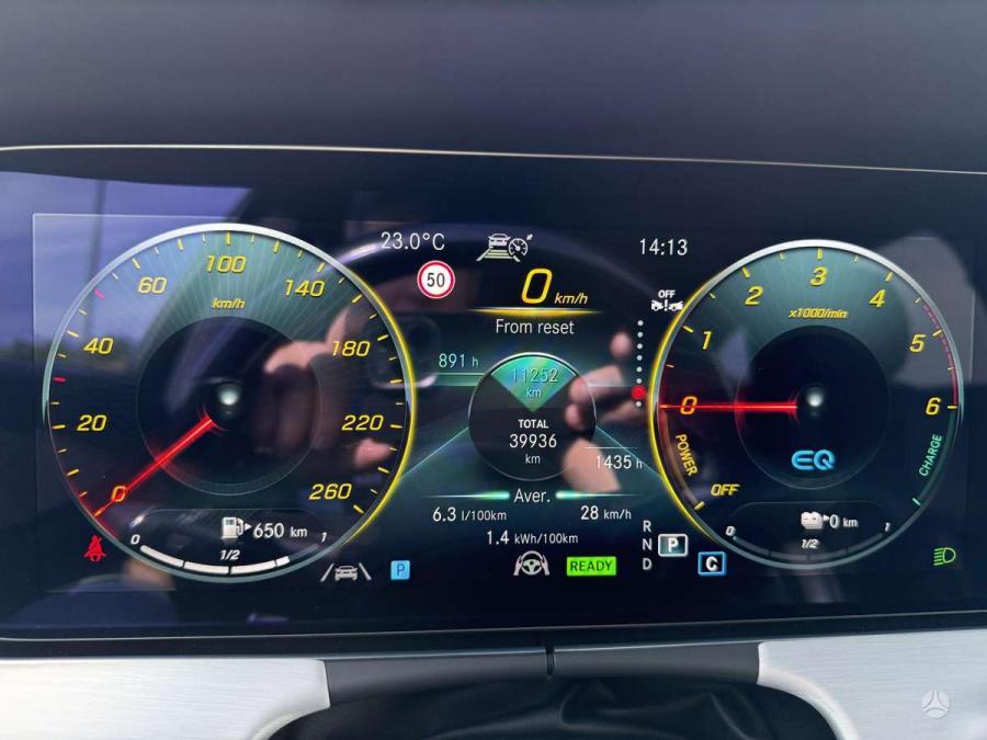 Melns Mercedes-Benz E 300 2021 Klaipėda, ar dzinēja tilpumu 1.95 L un nobraukumu 231 tūkst. km par 19500 €, foto 21 vietnē AUTOMOTO.COM.LV